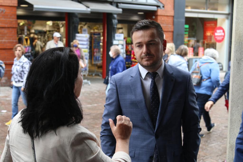 Kryetari i Bashkise Cerrik Andis Salla me Kryetarin e Bashkisë së ...