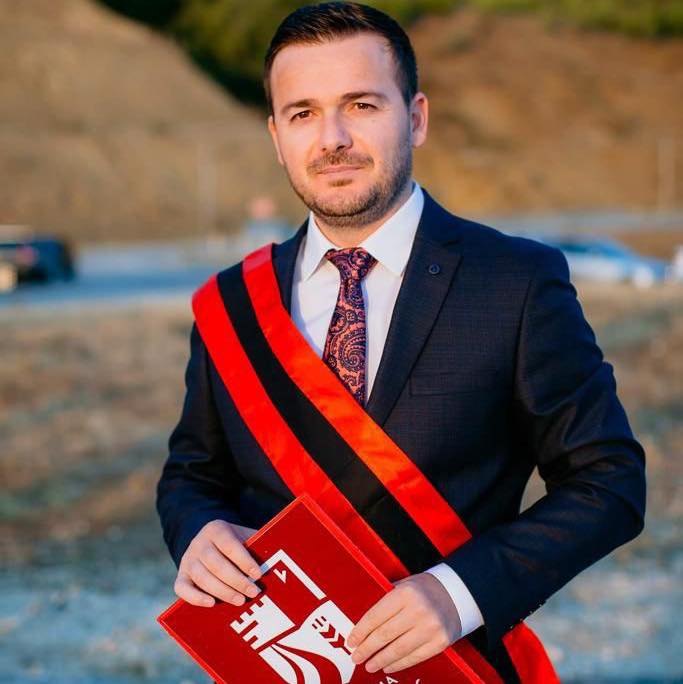 Kryetari i Bashkisë | Miresevini ne faqen zyrtare te Bashkise Cerrik